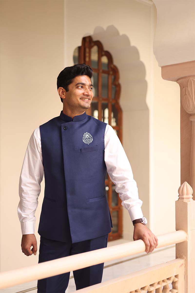 Front Desk Hotel Uniform Manufacturer & Supplier | Custom Front Office ...