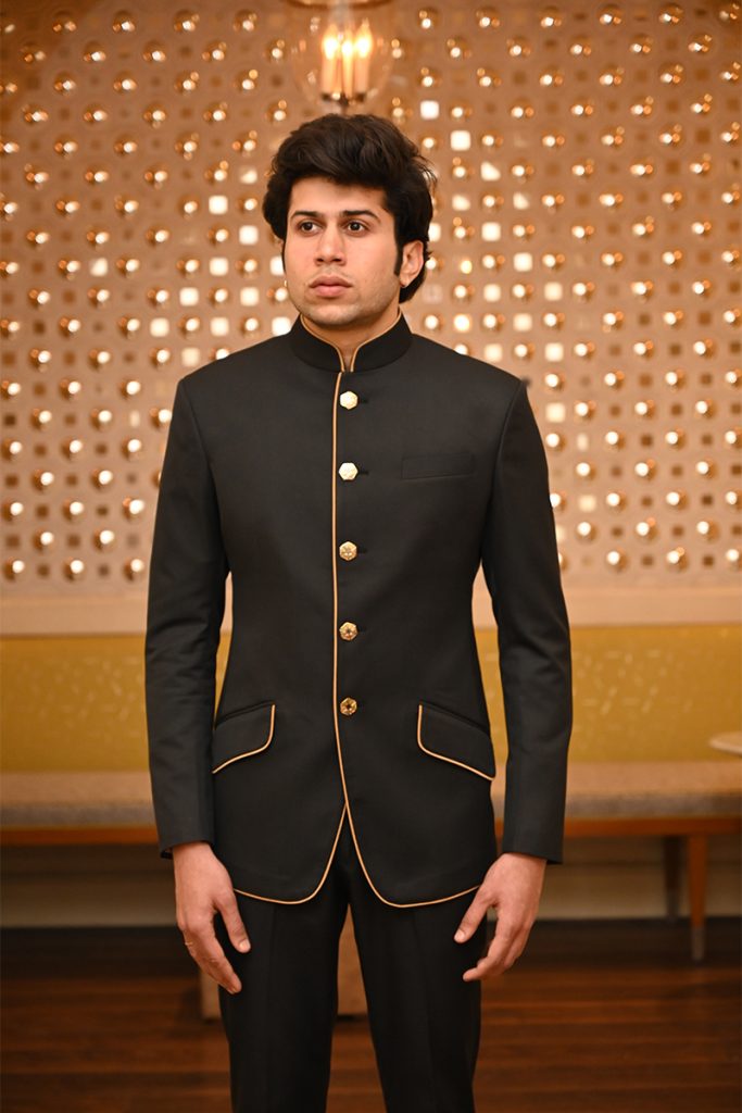 Front Desk Hotel Uniform Manufacturer & Supplier | Custom Front Office ...